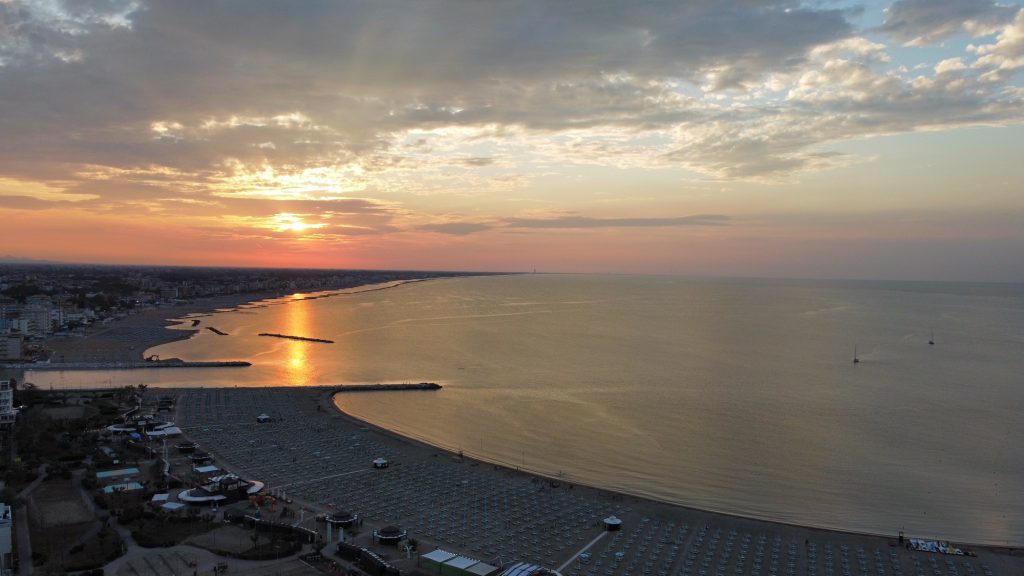 Hotel fronte Darsena Rimini 4 stelle con piscina San Giuliano Mare Rimini
