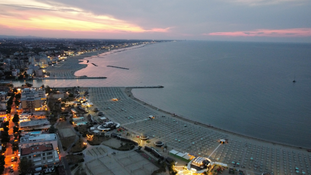 Hotel fronte Darsena Rimini 4 stelle con piscina San Giuliano Mare Rimini